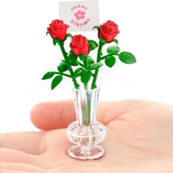 MGA Entertainment | Toys | Mga Miniverse Make It Mini Valentine Roses ...